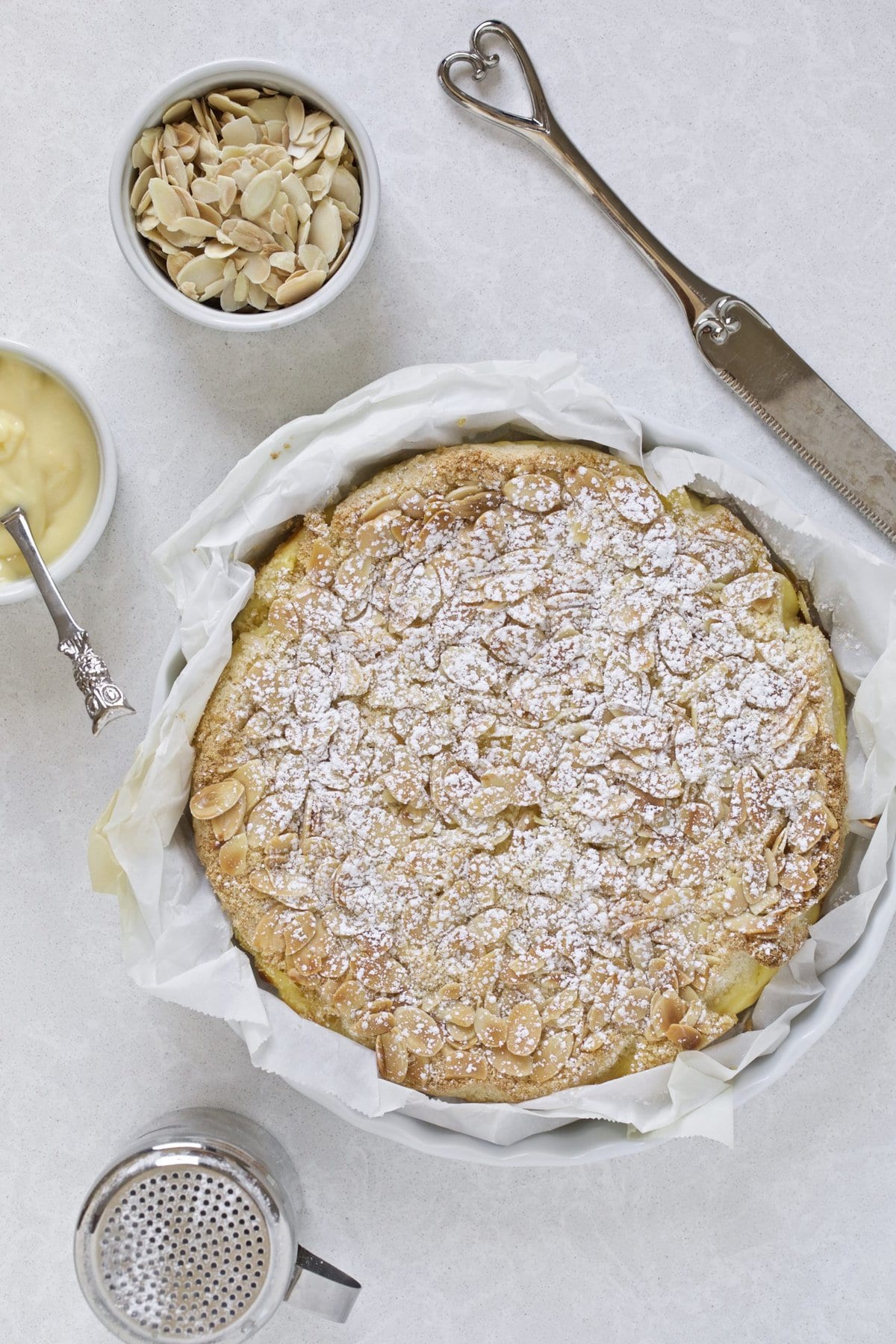 Italian Cream Crumb Cake (sbriciolata alla crema) - Cucina by Elena