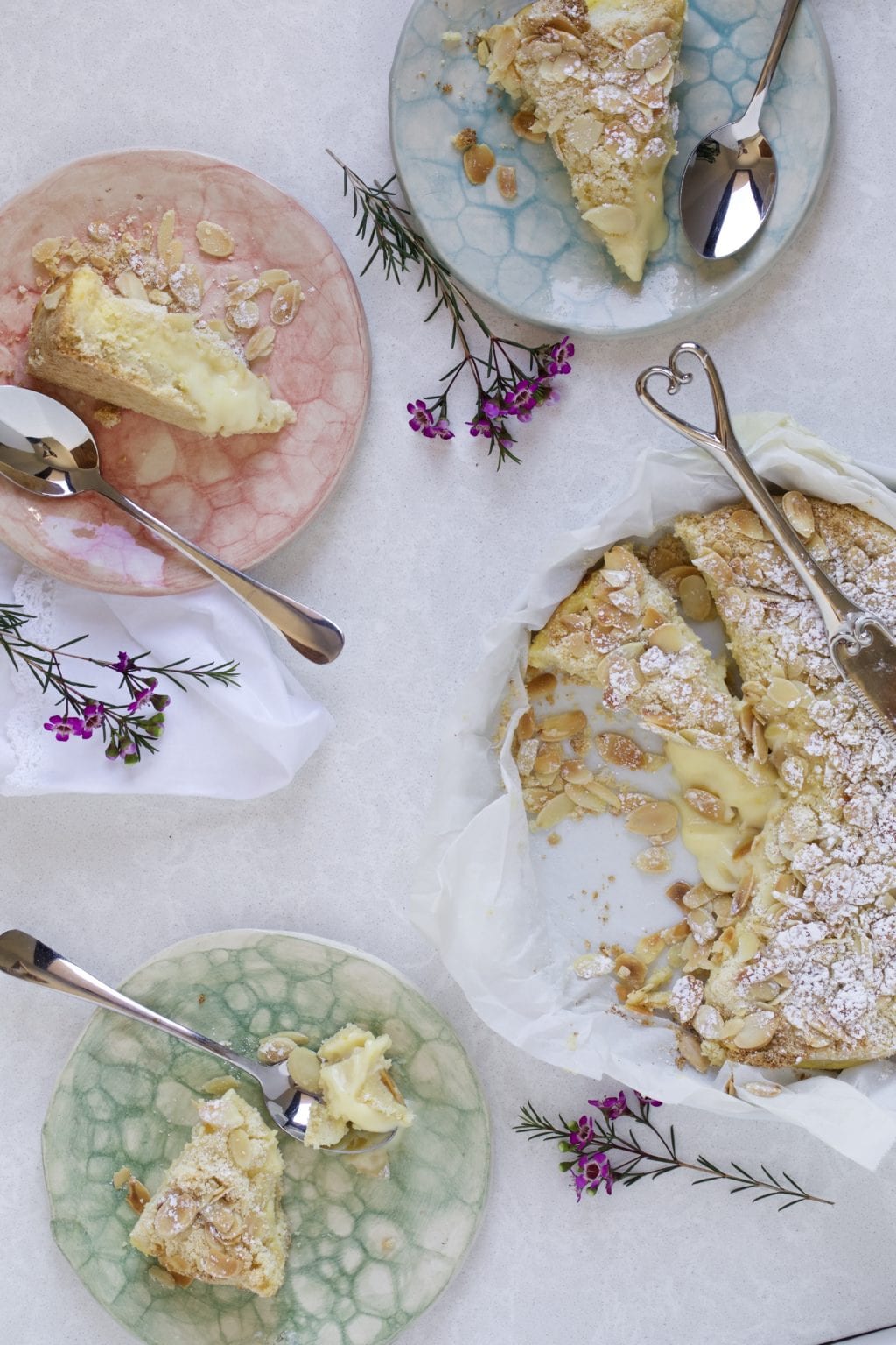 Italian Cream Crumb Cake (sbriciolata alla crema) - Cucina by Elena