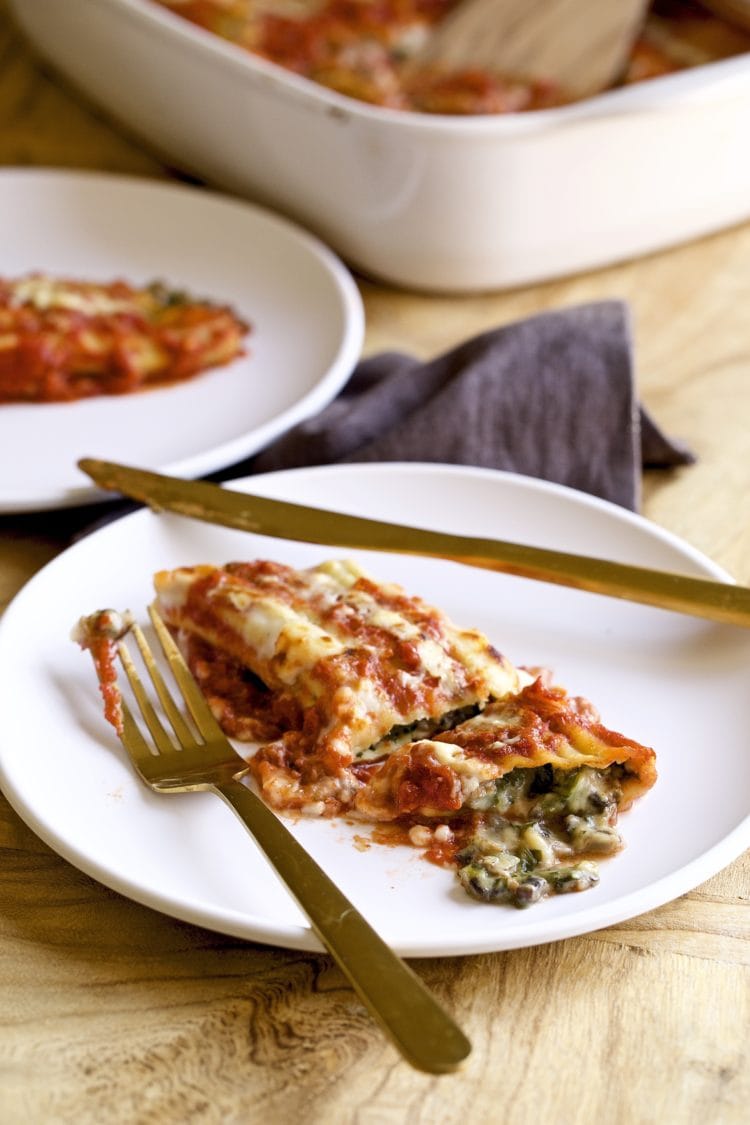 Stuffed Manicotti Recipe with Spinach and Mushroom - Cucina by Elena