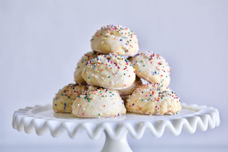 Anginetti Cookies (Italian Wedding Cookies) - CucinaByElena