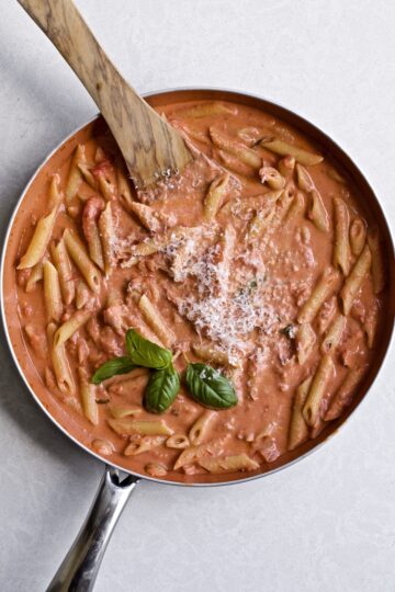 Italian Pink Sauce Pasta Recipe (Tomato Cream) - Cucina by Elena