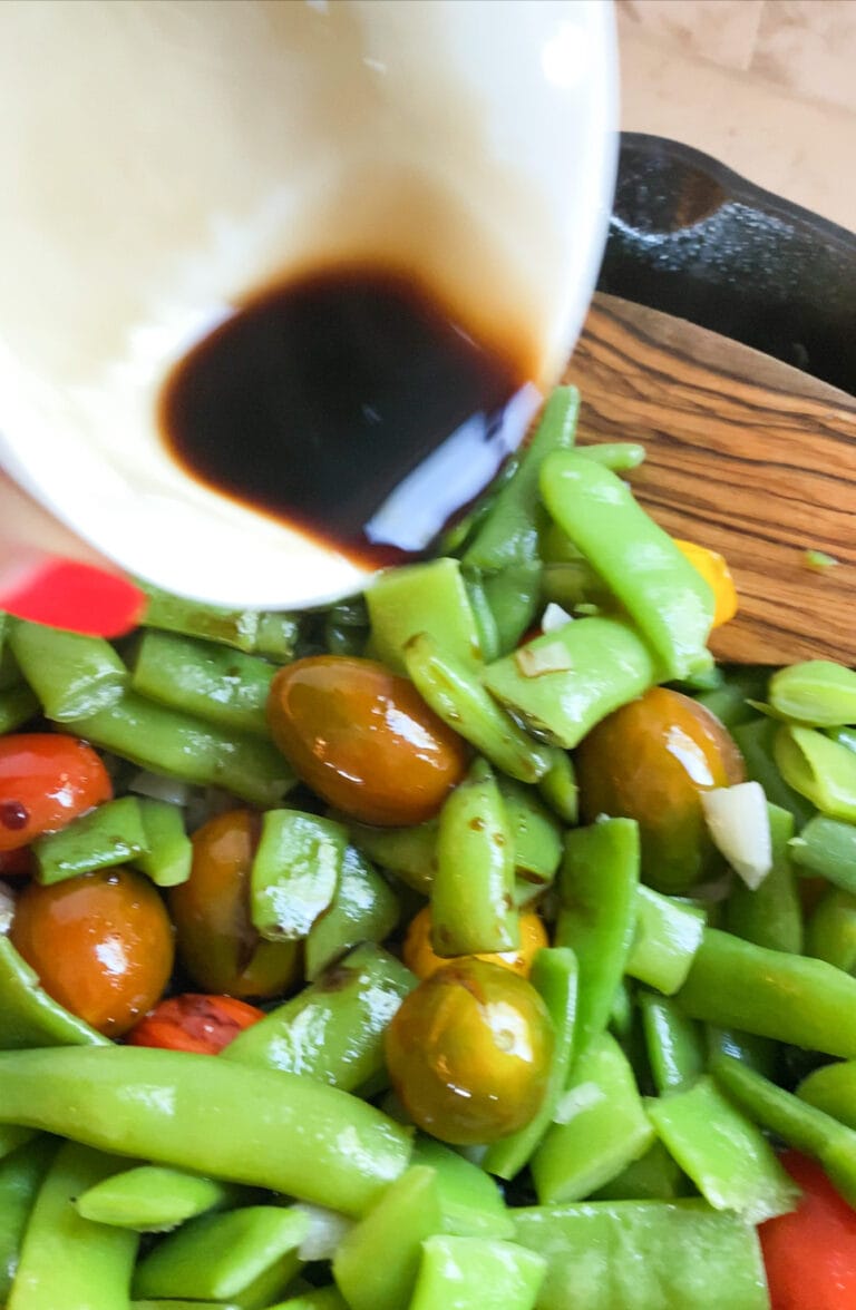 Italian Flat Green Beans Recipe (with Tomatoes and Garlic) - Cucina by ...