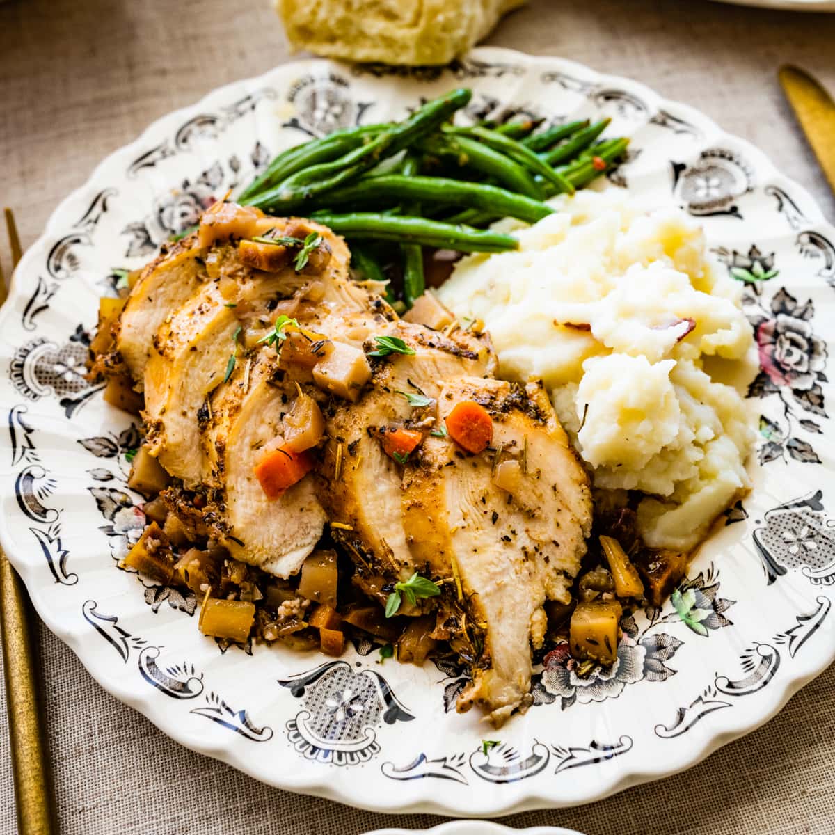 Oven Baked Chicken Breast Recipe (Thanksgiving) - Cucina by Elena