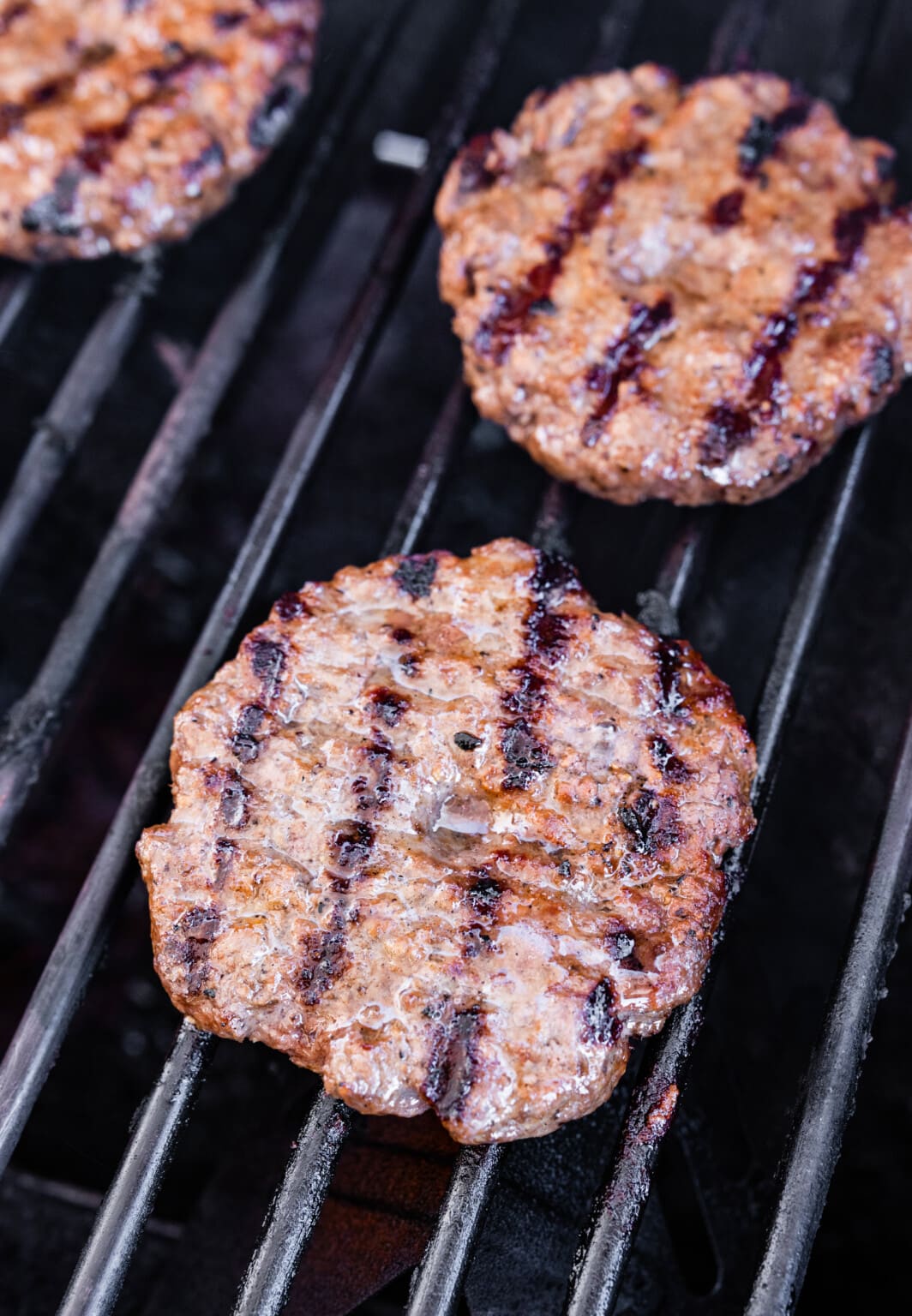 Juicy Homemade Burgers (Ultimate Beef Burger Recipe) - Cucina by Elena