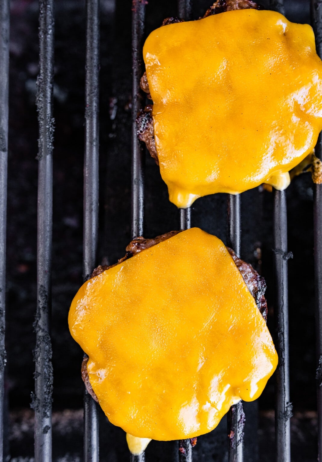 Juicy Homemade Burgers (Ultimate Beef Burger Recipe) - Cucina by Elena