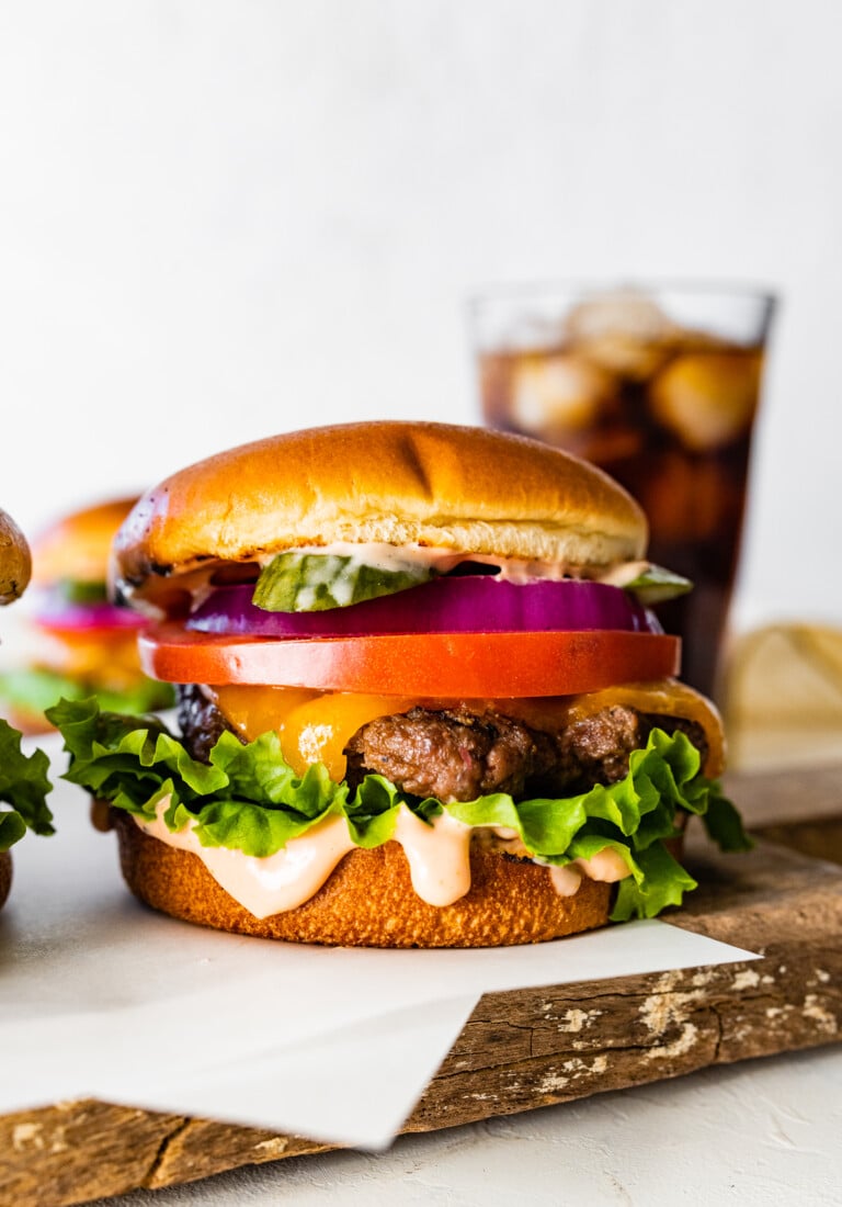 Juicy Homemade Burgers (Ultimate Beef Burger Recipe) - Cucina by Elena