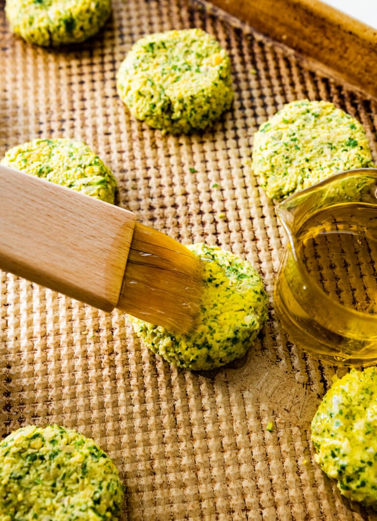 Falafel Pita With Tahini Sauce - CucinaByElena
