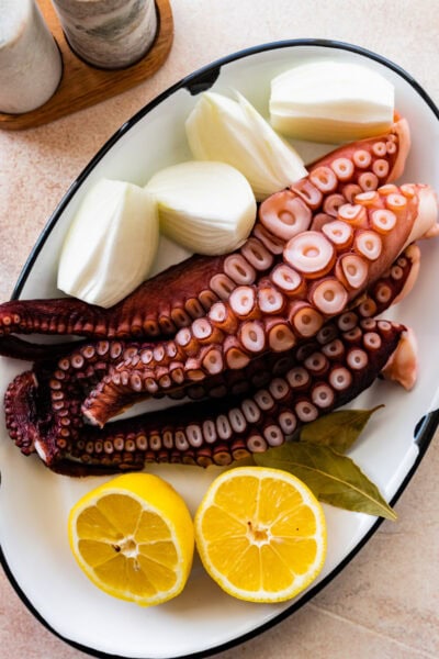 Easy Grilled Octopus Recipe with Lemon (Greek Style) - Cucina by Elena