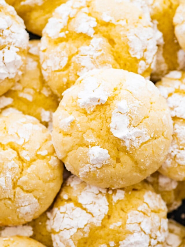 Best Sardinian Pardulas Recipe (Ricotta Cakes) - Cucina by Elena