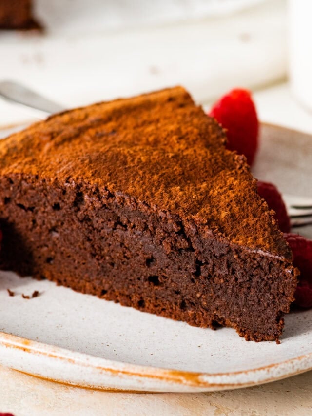 Torta Caprese (Chocolate Almond Flourless Cake) - Cucina by Elena