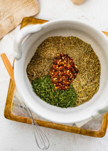 Homemade Italian Seasoning (Easy to Make!) - Cucina by Elena