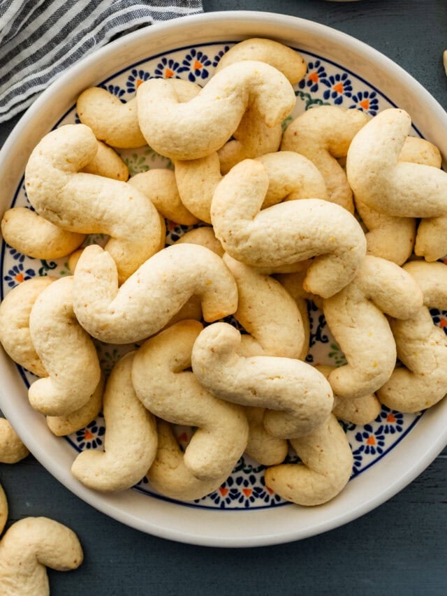 Struffoli Recipe (Italian Honey Balls) - Cucina by Elena