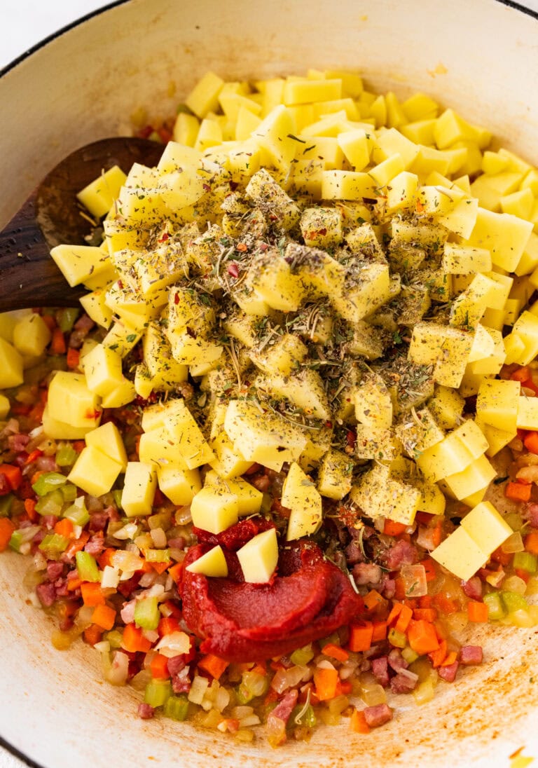 Pasta e Patate (One Pot Pasta and Potatoes) - Cucina by Elena